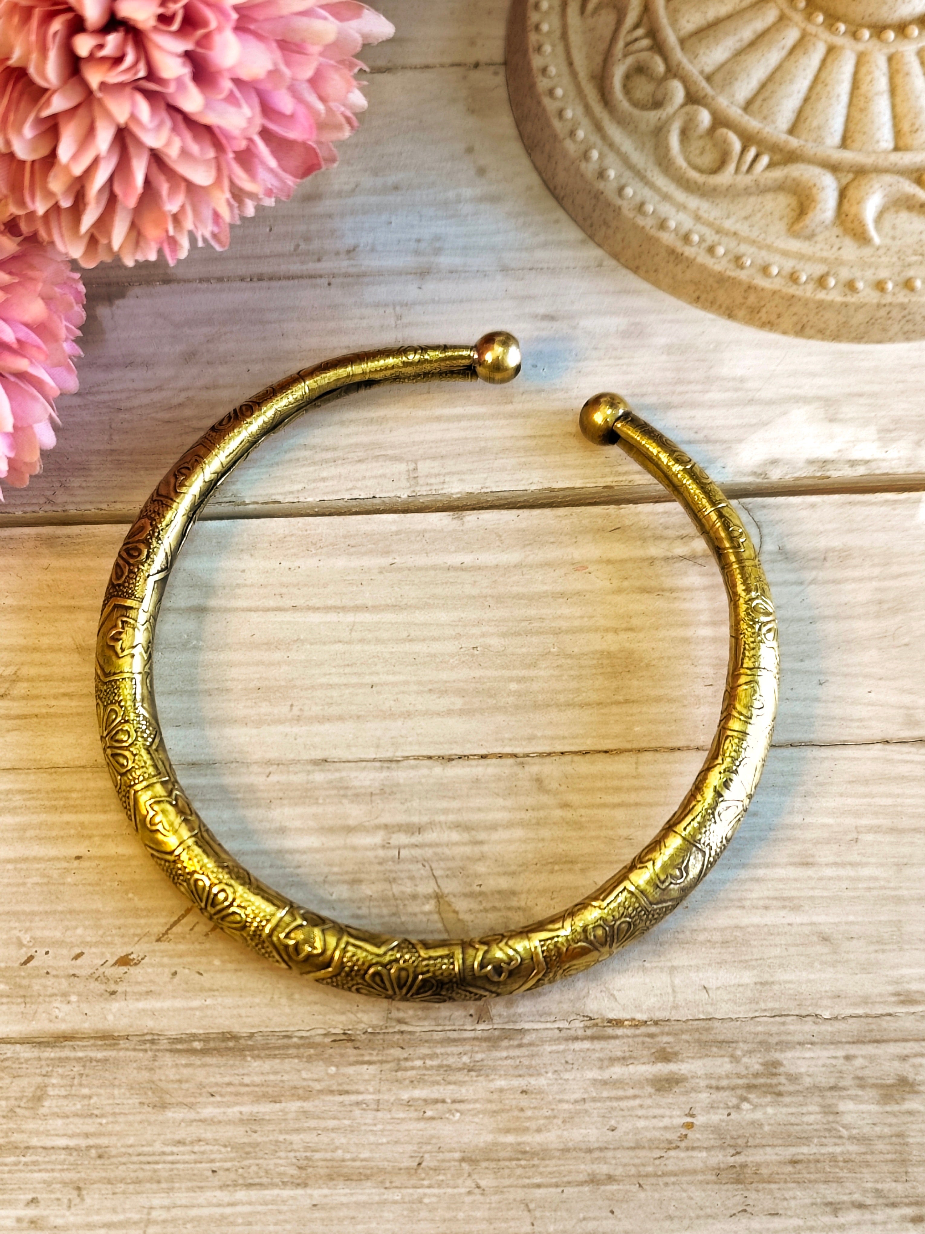 Jodhpuri Hasli for Neck from House of Mrigaya by Nandini for Tradition