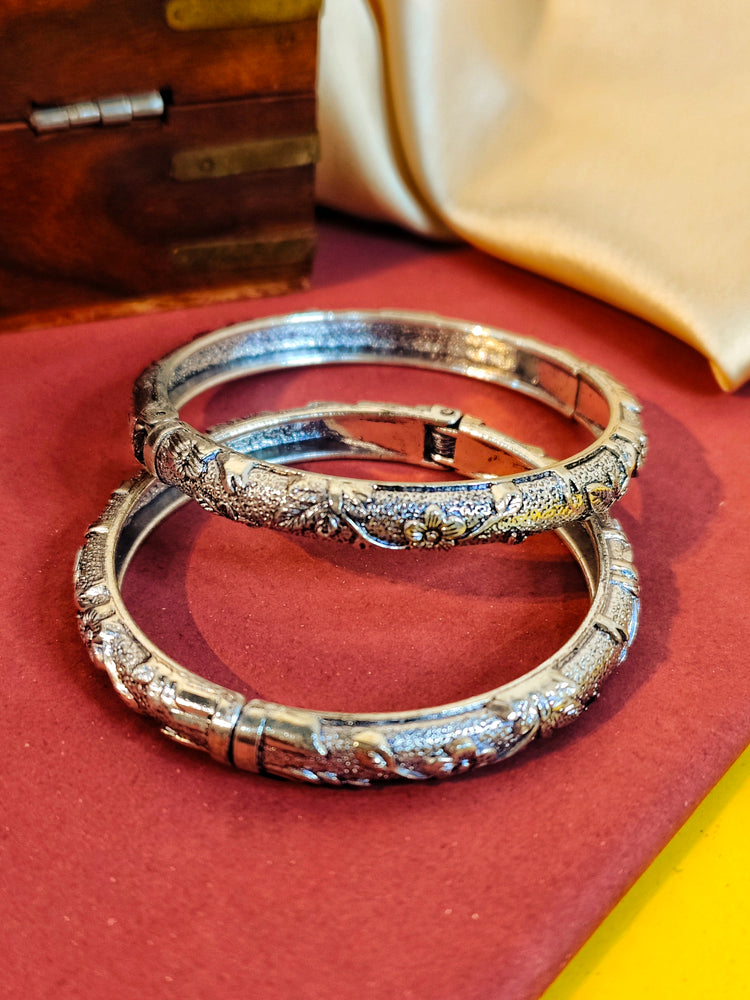 Bangles & Kadas - Buy Bangles & Kadas Online for Women & Girls at Best ...